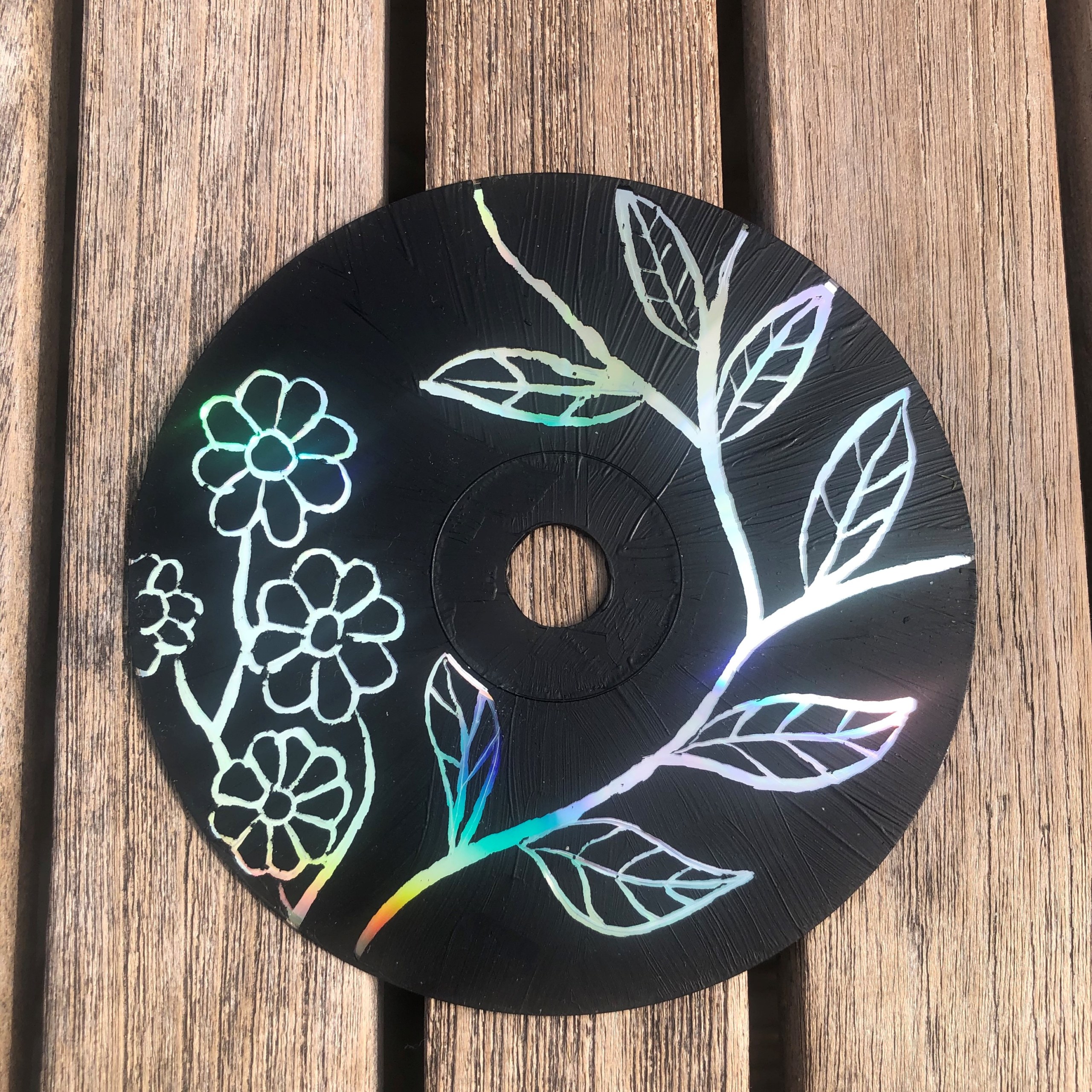 Turn old CDs into a work of art! - Mary Frances Trust
