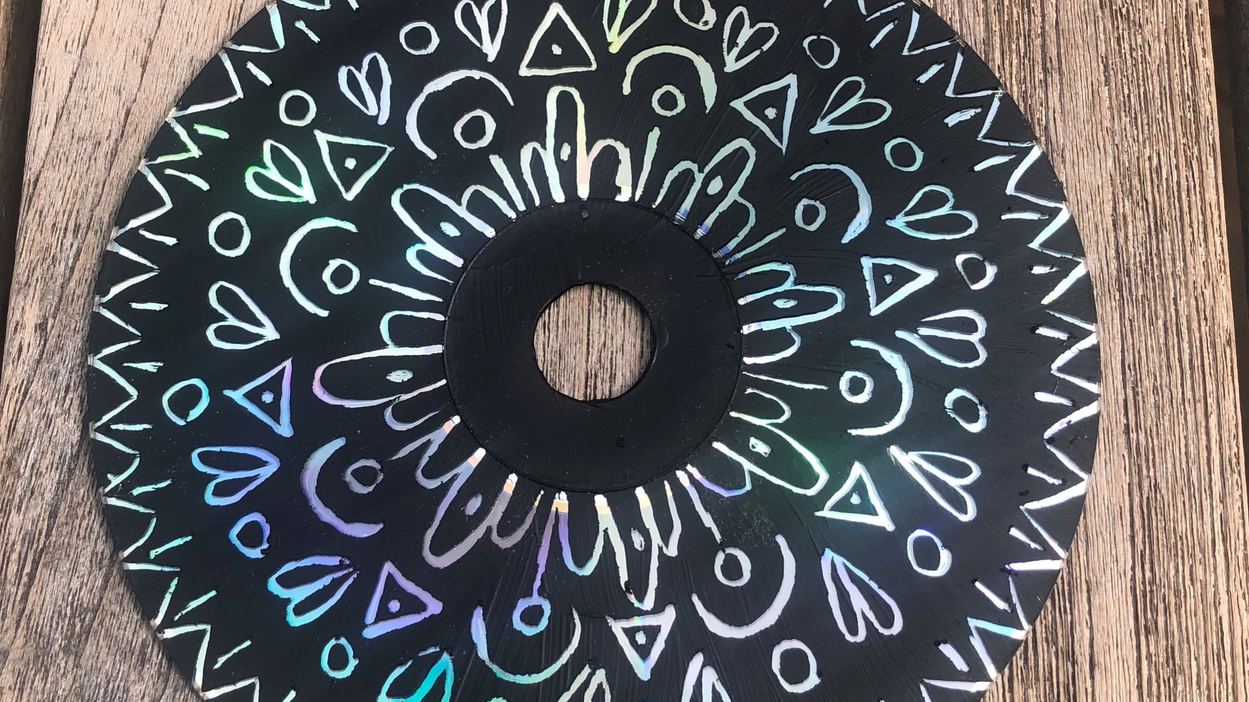 Turn old CDs into a work of art! - Mary Frances Trust